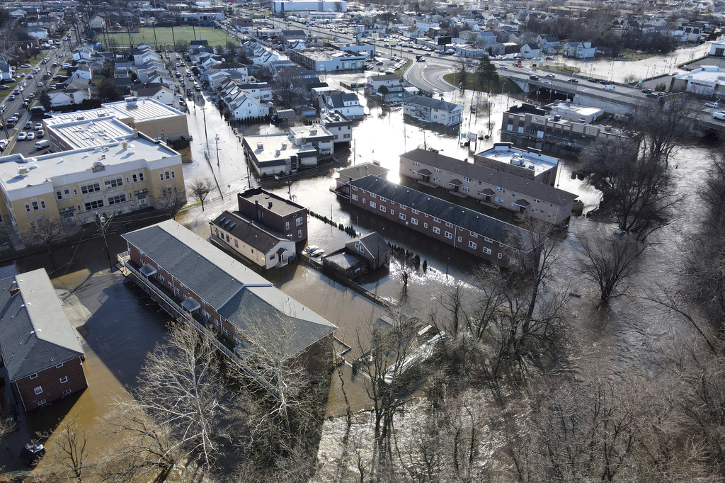 Snow in the West and flooding in the Northeast. And more foul weather ...